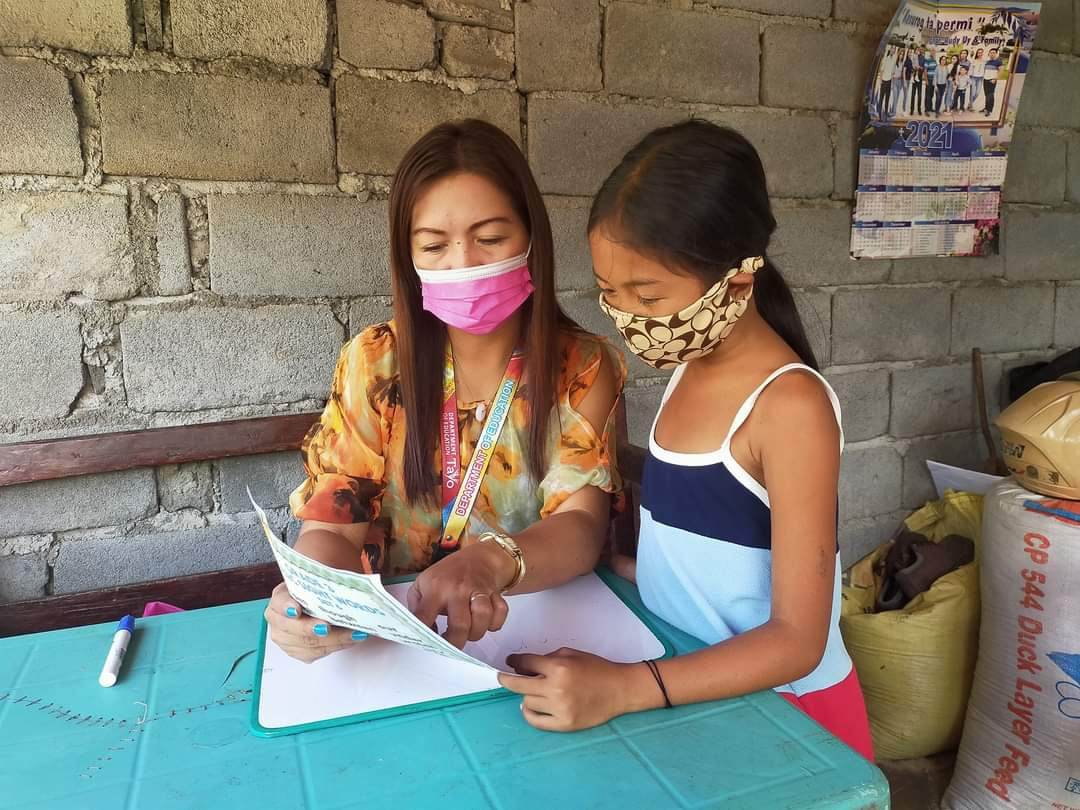 Michelle Rubio – Filipina Achievers in Rural Education Award (FLORA)